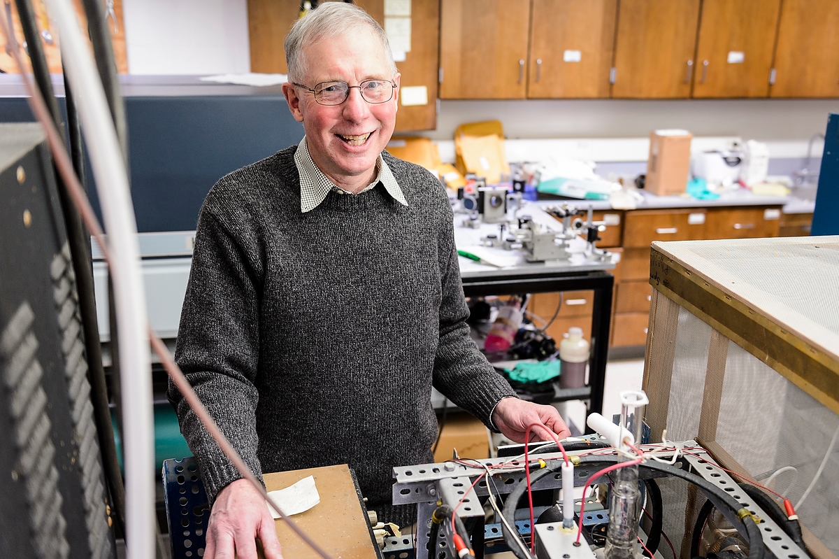 Jim Lawler Awarded 2017 LAD Laboratory Astrophysics Prize – Department ...