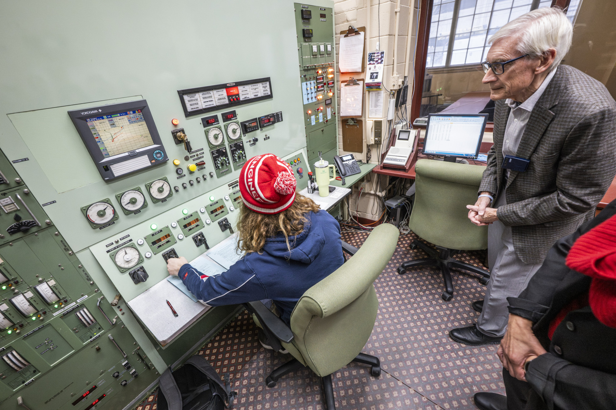 Governor gets firsthand look at future of nuclear energy at UW–Madison ...